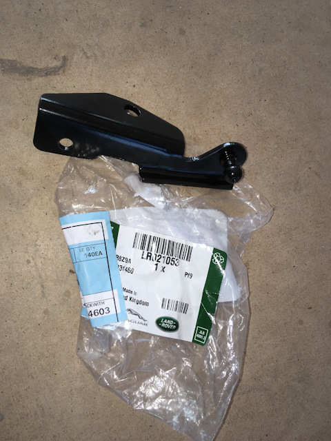 LR021053 Кронштейн Jaguar Land Rover | Запчасти на DRIVE2