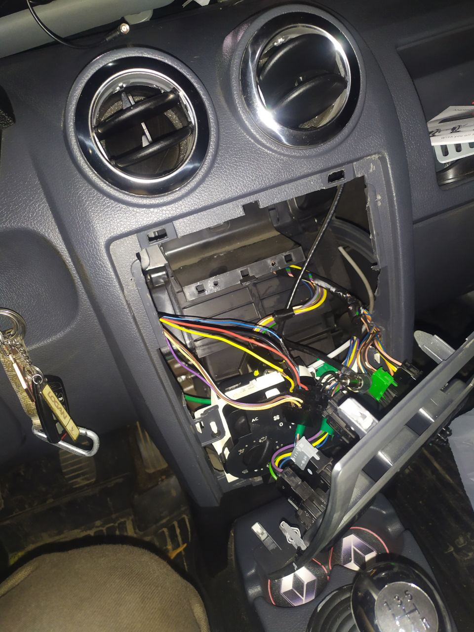 Магнитола на Android — Renault Logan (1G), 1,4 л, 2008 года ...