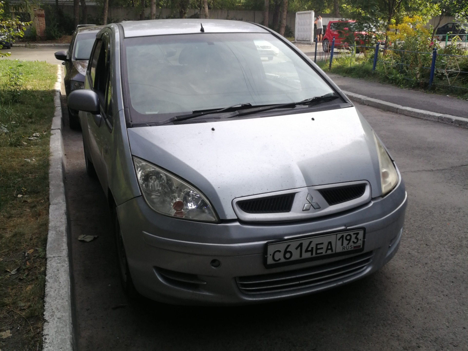 Замена радиатора охлаждения основного — Mitsubishi Colt VI, 1,3 л, 2003 года | поломка | DRIVE2