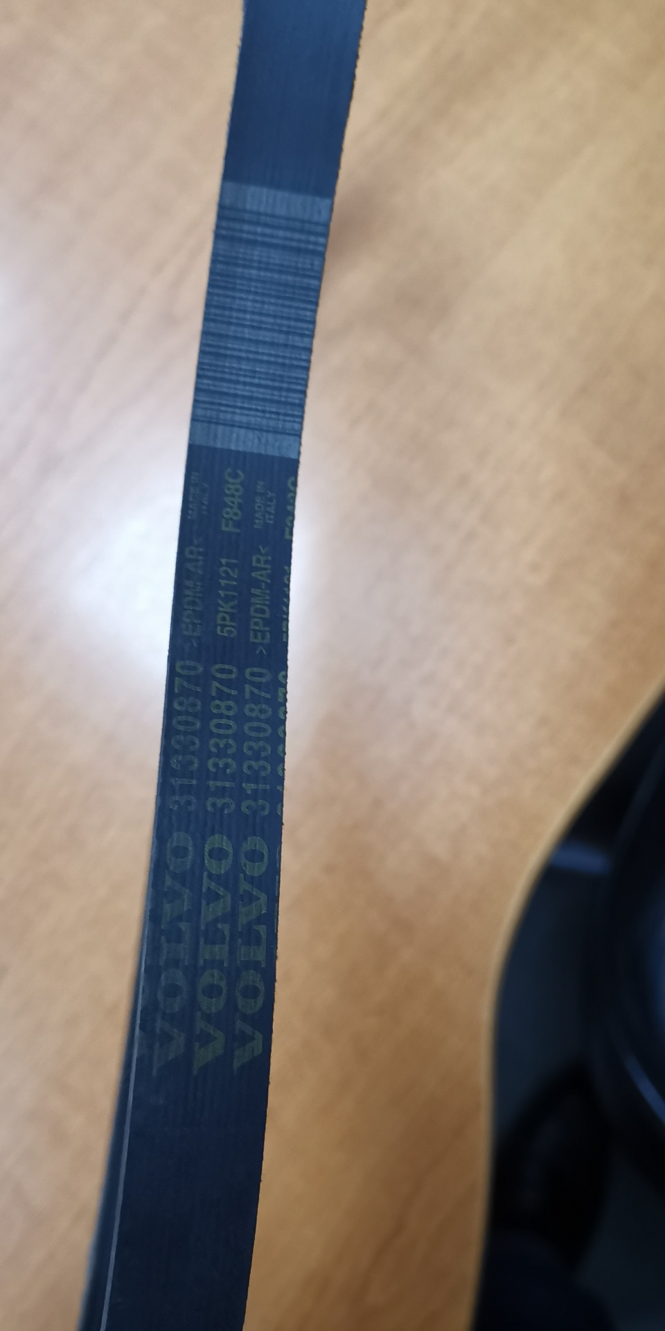 31330870 Поликлиновый ремень. Число ручьев 5 Volvo | Запчасти на DRIVE2