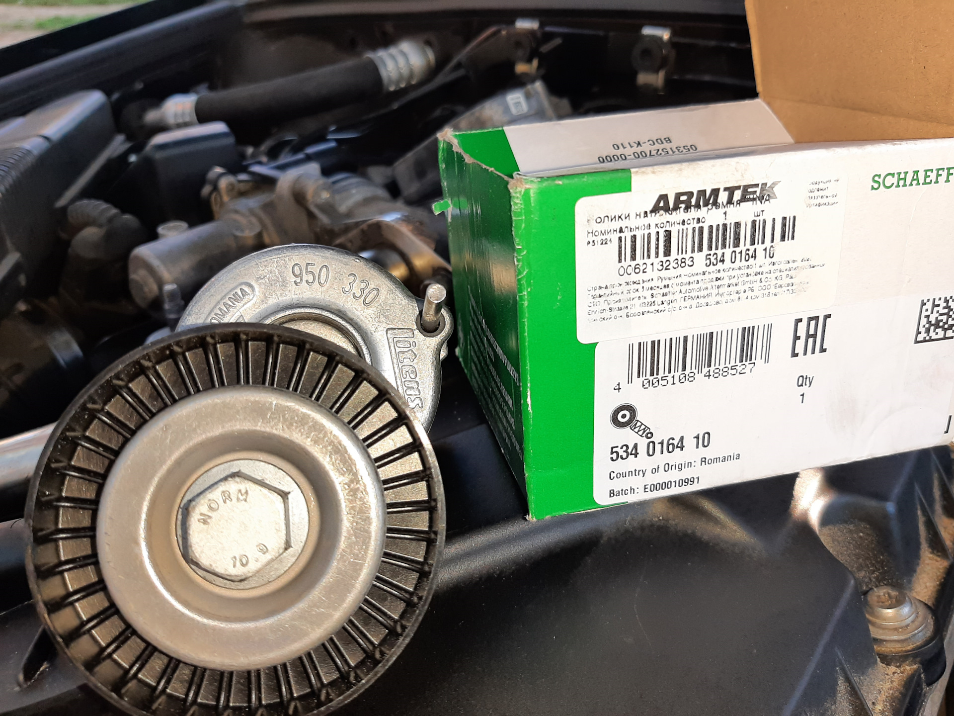 Замена ГРМ, натяжителя ремня и поклинового ремня двигателя BPW — Audi ...