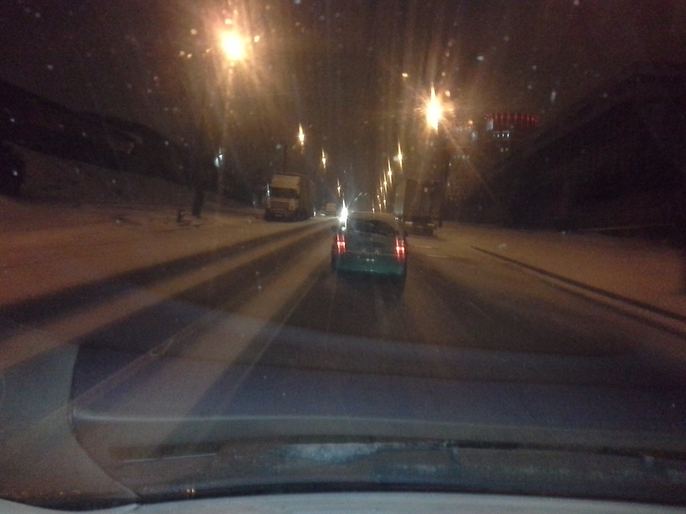 полыч машет вам рукой, всем пока. — Volkswagen Polo Mk3, 1,9 л, 1998 ...