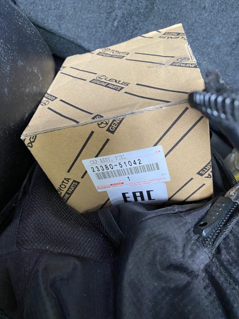 2338051042 Крышка топливного фильтра TOYOTA LEXUS | Запчасти на DRIVE2