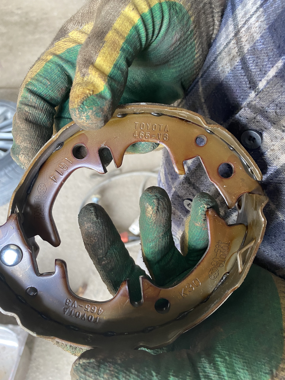 Обслуживание задних тормозов — Toyota Camry (XV50), 2,5 л, 2013 года ...