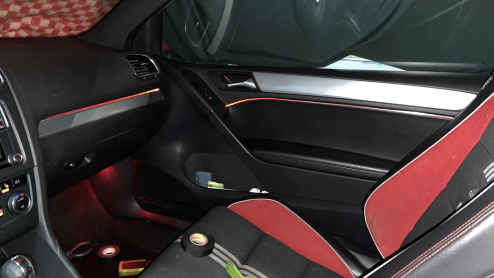 Подсветка эмбиент — Volkswagen Golf GTI Mk6, 2 л, 2011 года | тюнинг ...