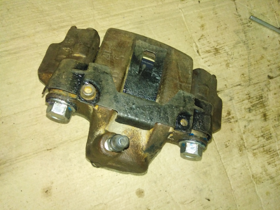 Супорта, переборка. — Toyota Land Cruiser Prado 90-series, 3,4 л, 1997 ...