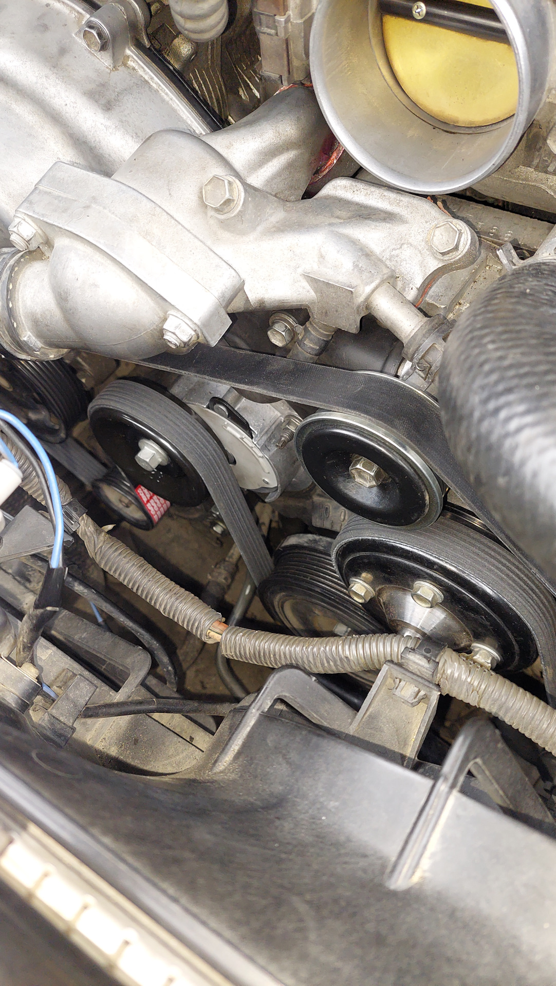 Замена натяжного ролика — Lexus LS (UCF30), 4,3 л, 2004 года | своими ...