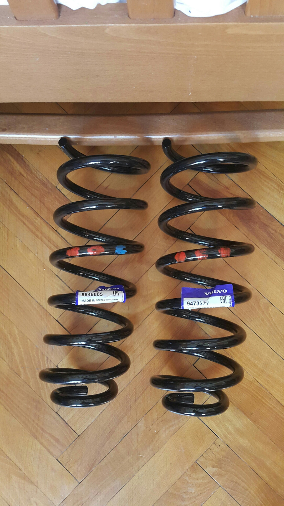 Замена задних пружин — Volvo XC70 II, 2,4 л, 2002 года | визит на ...