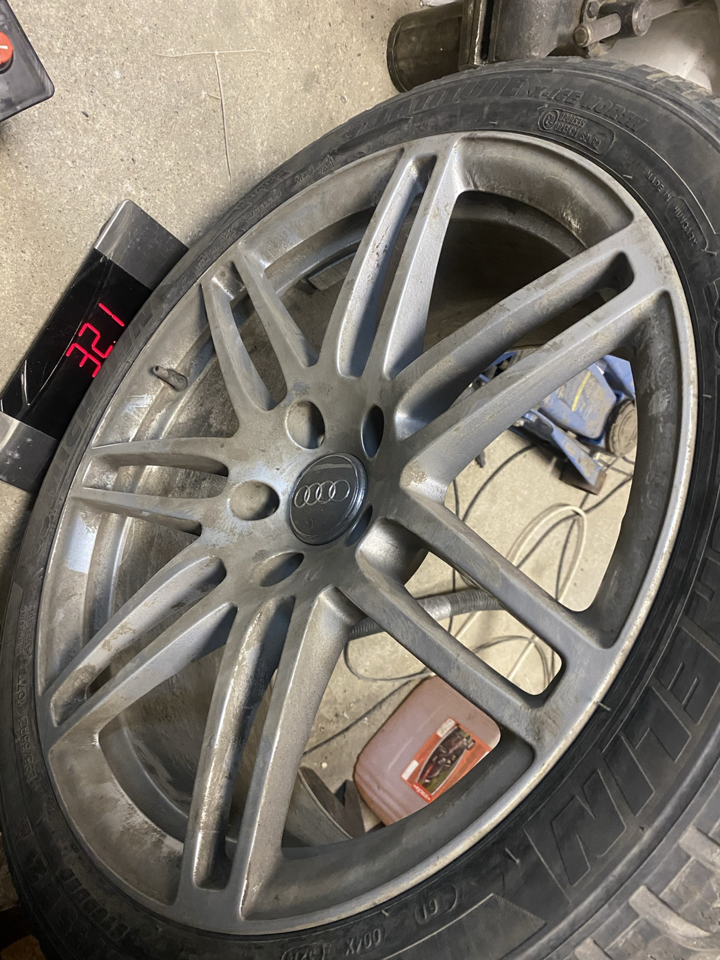 Установка 21 ковки от Audi Q7 W12 exclusive, сравнение веса 18-19-20-21 ...