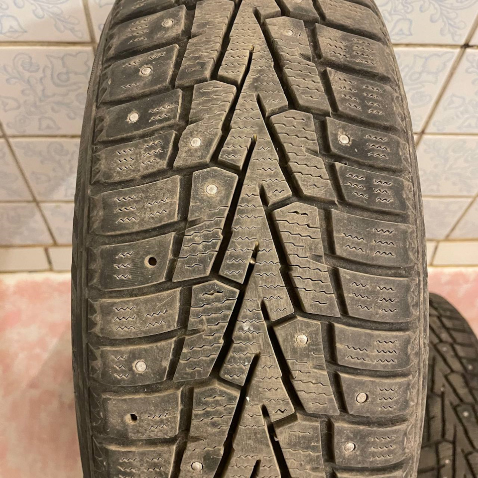 Шины зимние шипованные Nexen 185/60 R15. Б/у | 5 000 ₽ в городе Москва ...