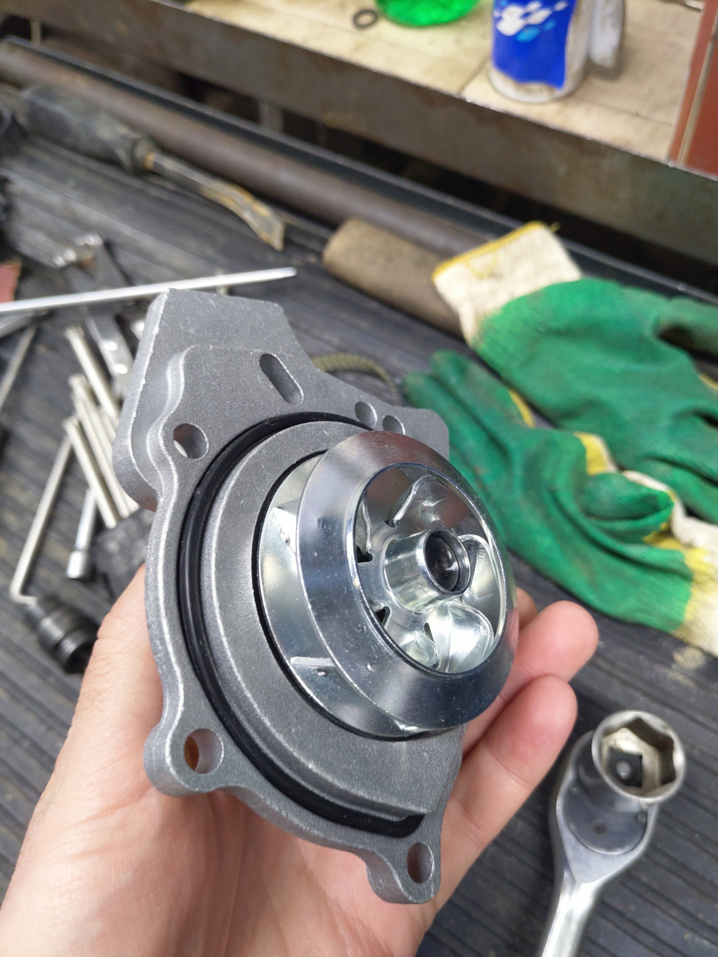 Насос системы охлаждения — Volkswagen Passat CC, 1,8 л, 2011 года ...