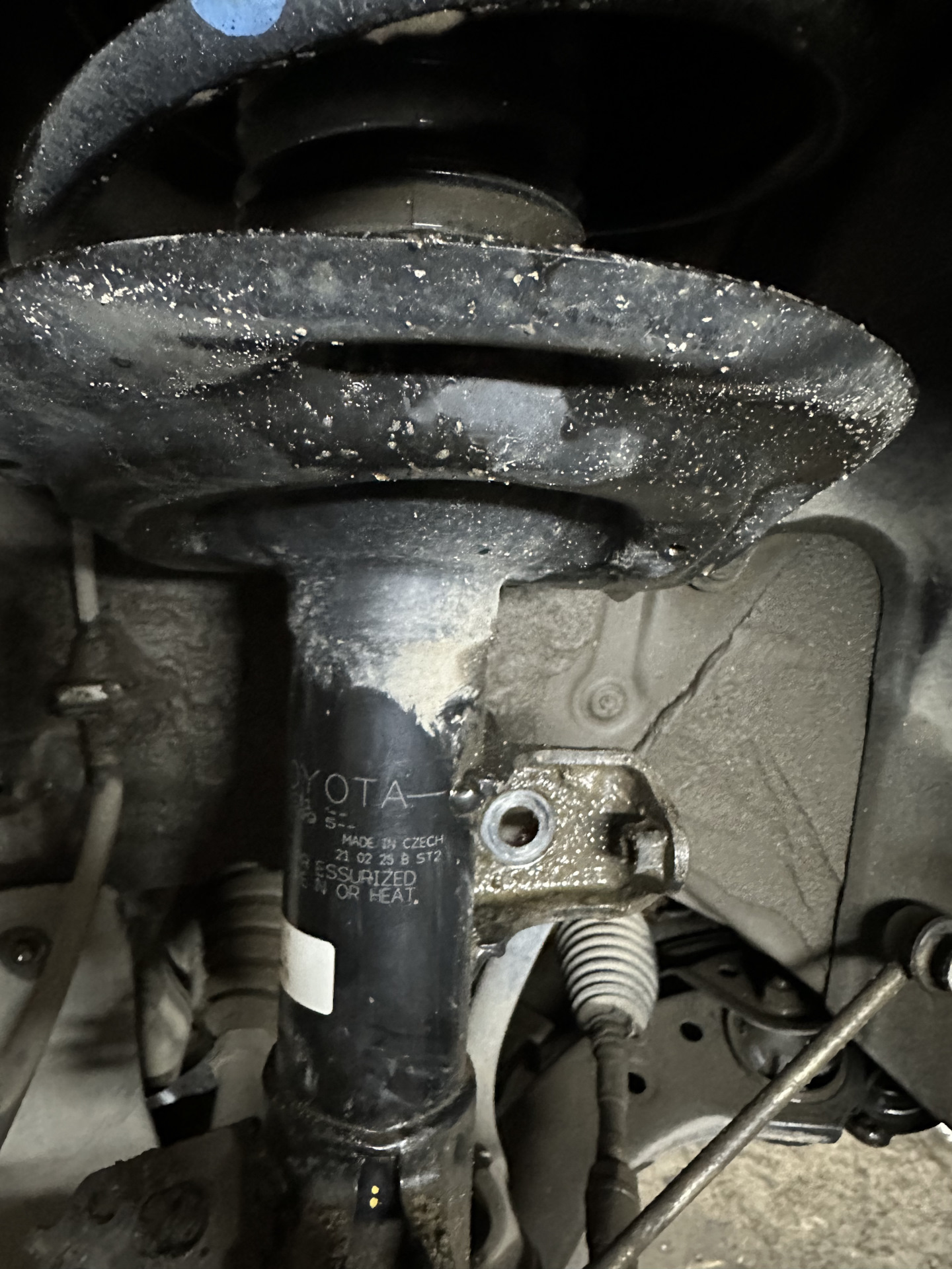 Заменил круг Амортизаторы — Toyota Camry (XV70), 2,5 л, 2020 года ...