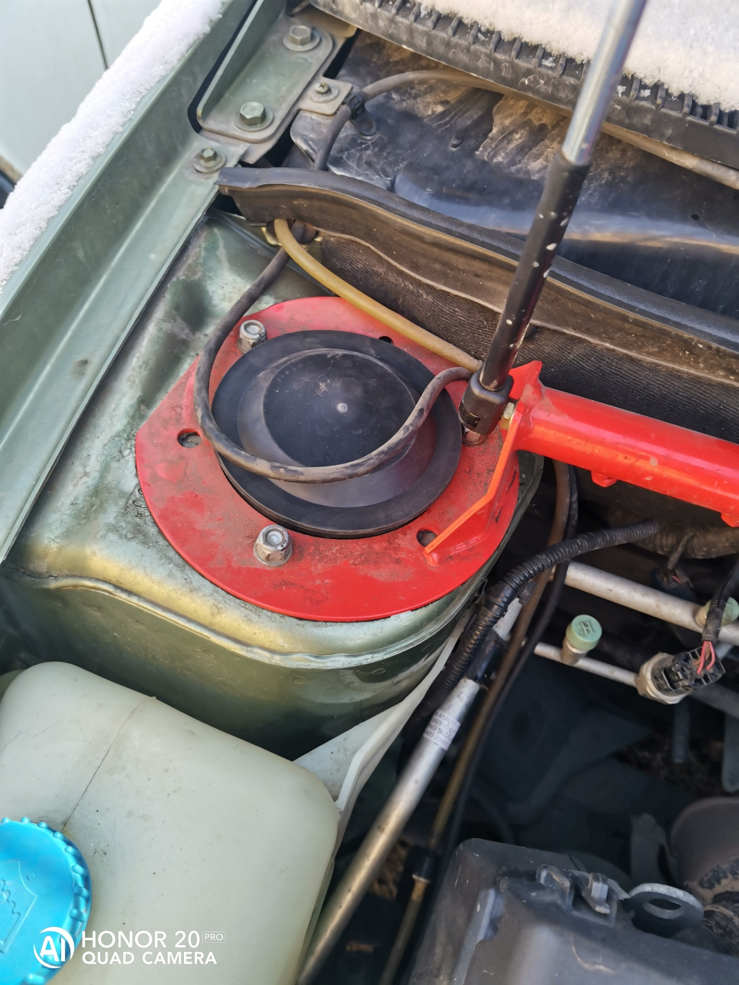 Заглушки опор стоек — Lada Калина Хэтчбек (1G), 1,4 л, 2011 года ...