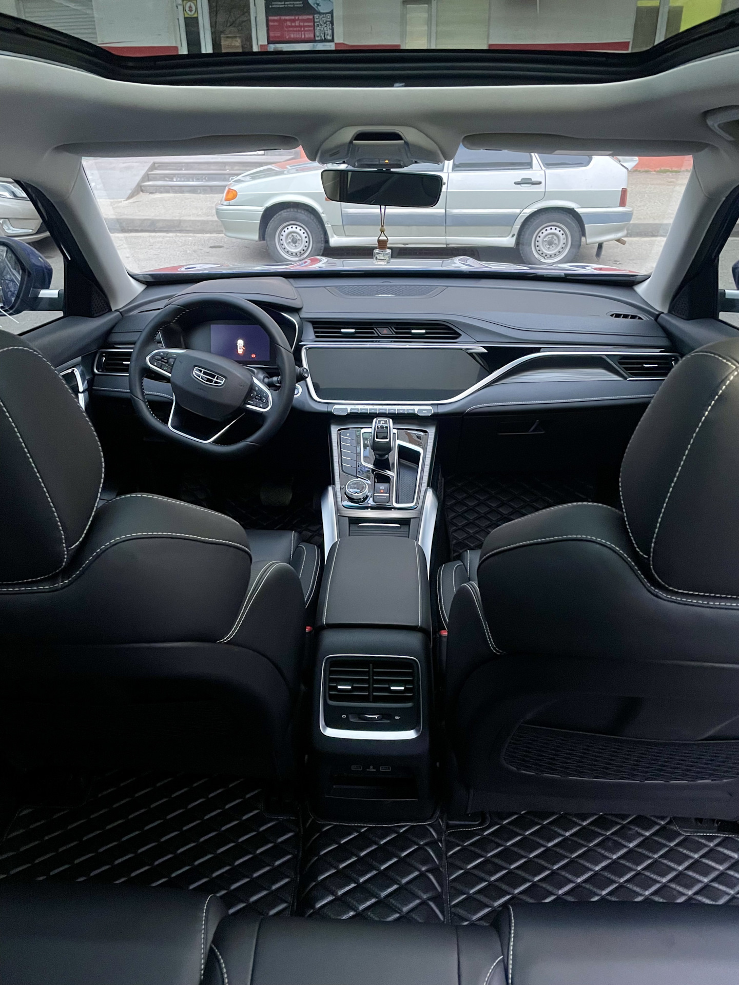 Приятные мелочи #2 — Geely Atlas Pro, 1,5 л, 2021 года | стайлинг | DRIVE2