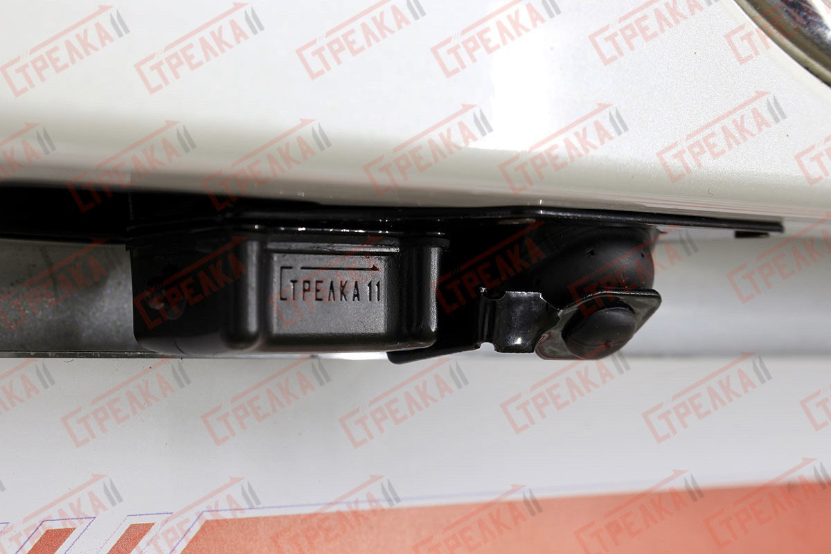 Защитная шторка задней камеры — Toyota Highlander (XU50), 3,5 л, 2014 ...