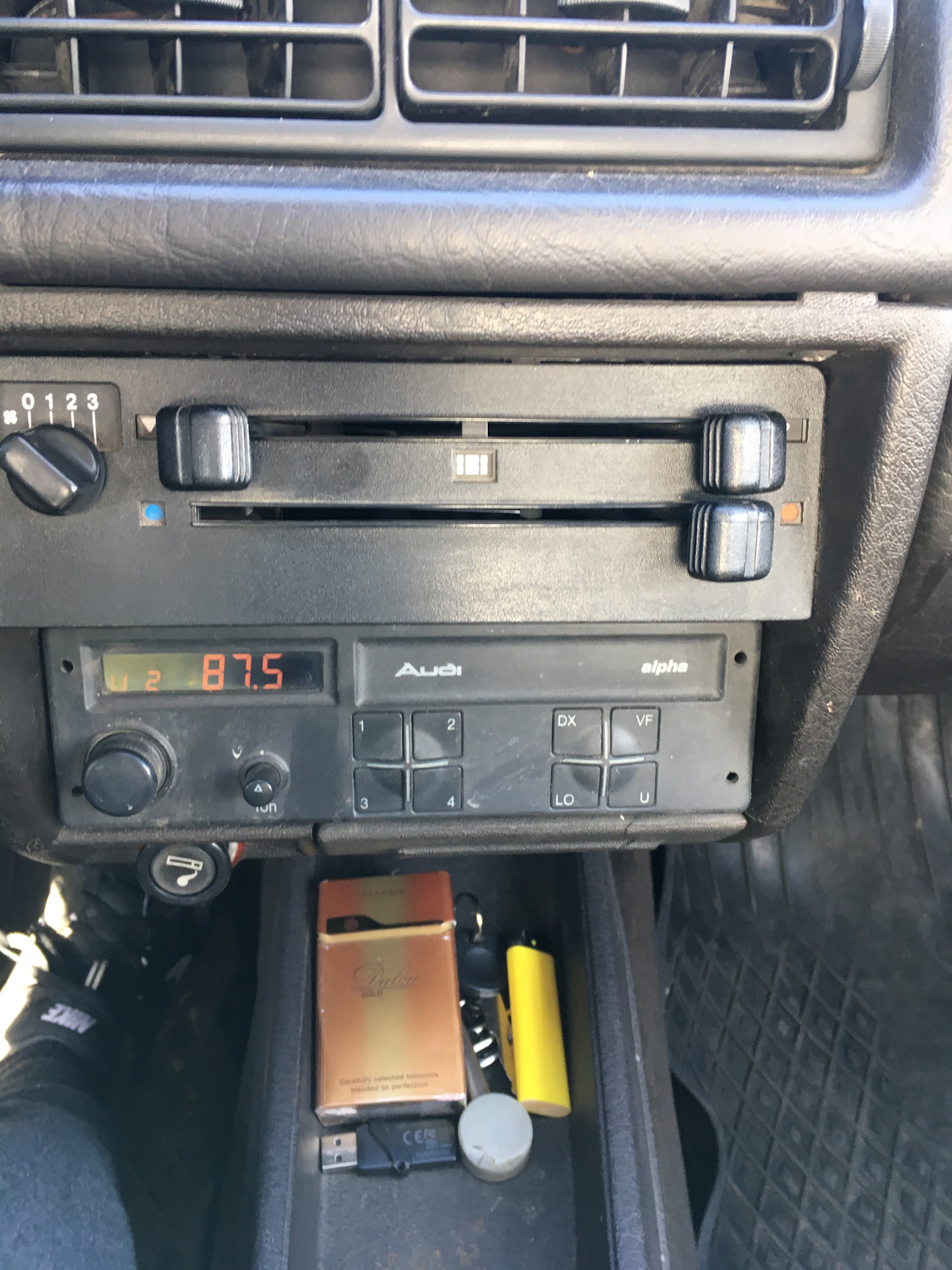 5. А вот и первый ништячок — Audi 80 (B2), 1,6 л, 1985 года | автозвук | DRIVE2