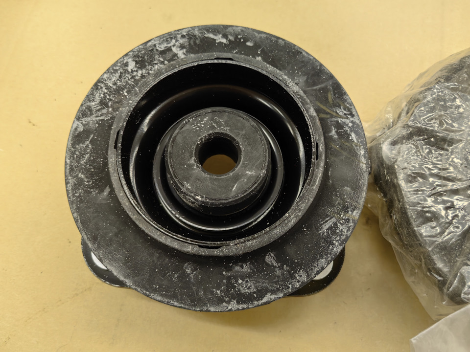 4860960070 Опора переднего амортизатора Tayota Land Cruiser (08 ...