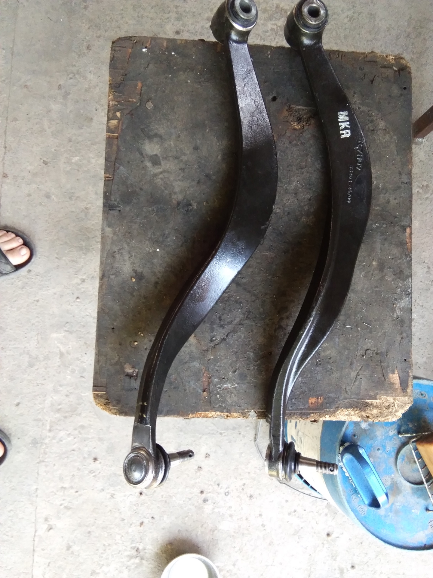 Задние нижние рычаги от Santa Fe Classic. — Toyota RAV4 (I), 2 л, 1998 ...