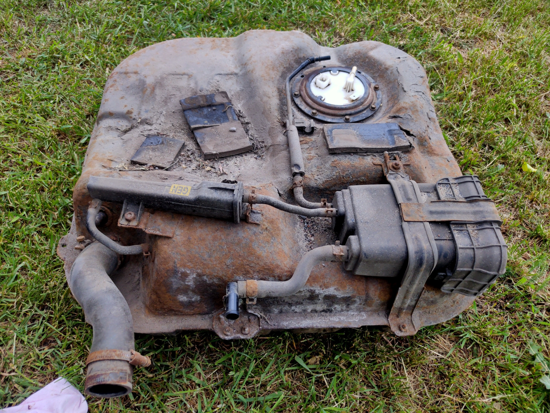 78. Замена бензобака, -ржавый прощай! — KIA Ceed SW (1G), 1,6 л, 2009 ...