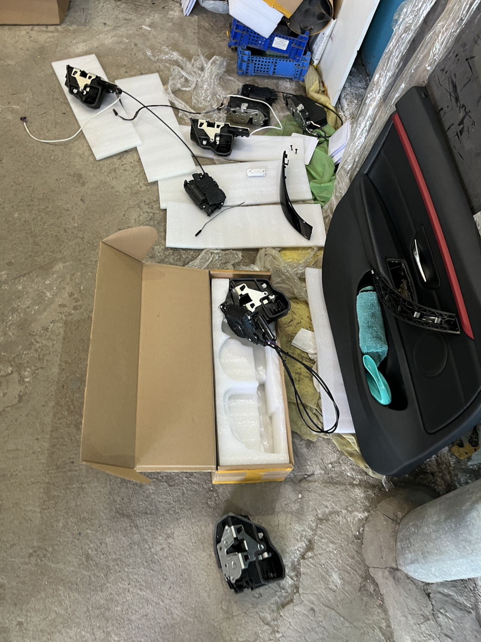 Доводчики дверей ( присоски ) — BMW 4 series Gran Coupe (F36), 2 л ...