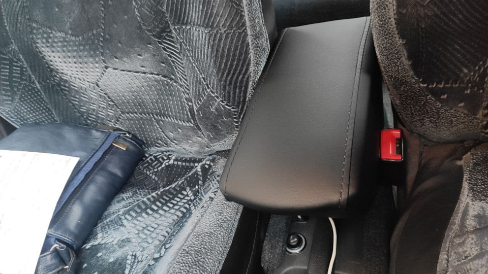 Приобрел и установил подлокотник — Skoda Fabia Mk2, 1,4 л, 2009 года ...