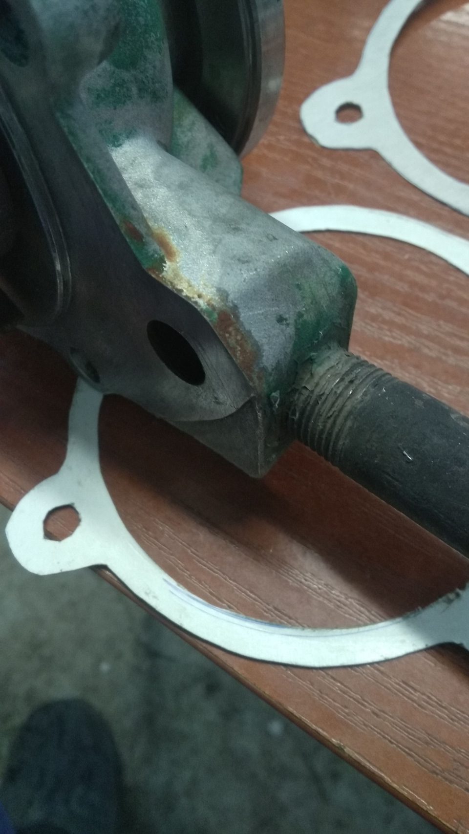 Ограничитель, стопор и фиксатор пятой двери — Lexus GX (UZJ120), 4,7 л ...