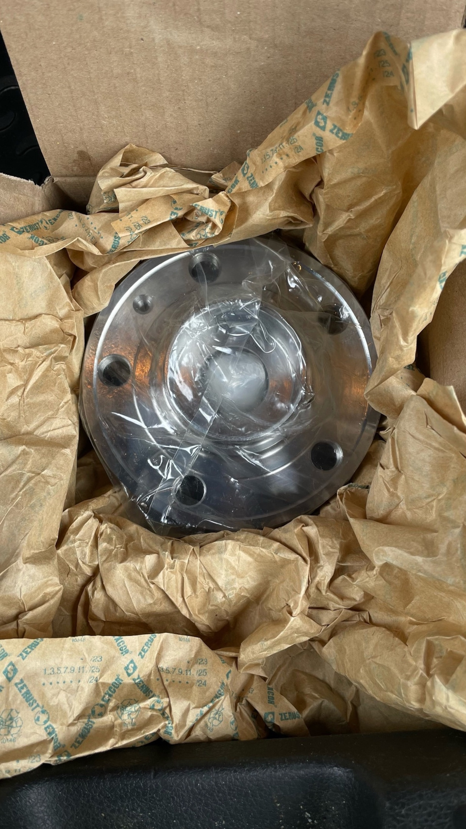 Замена переднего ступичного. — Volkswagen Polo Sedan, 1,6 л, 2012 года ...