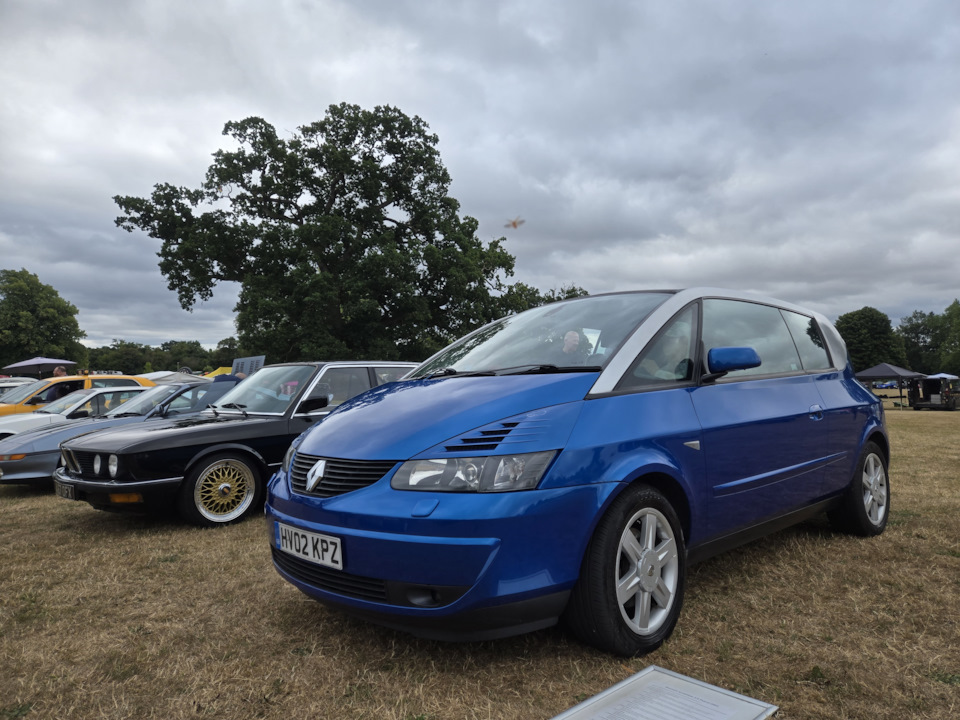 Домашнее мероприятие, Беркшир Мотор Шоу 2025 — Renault Avantime, 2 л ...