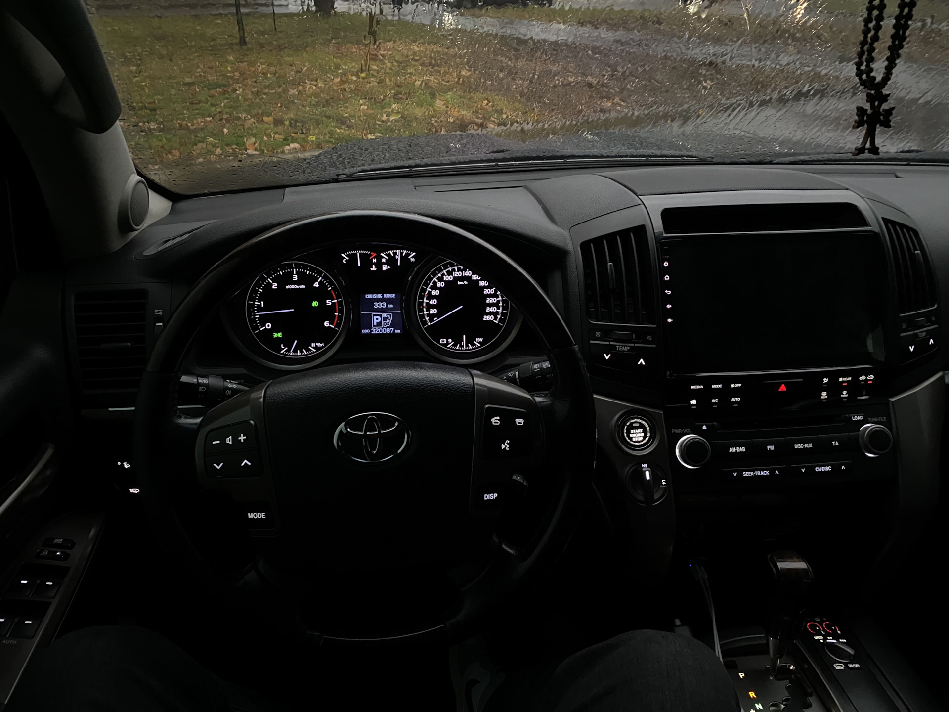 Цвет кнопок в салоне — Toyota Land Cruiser 200, 4,5 л, 2010 года | своими руками | DRIVE2