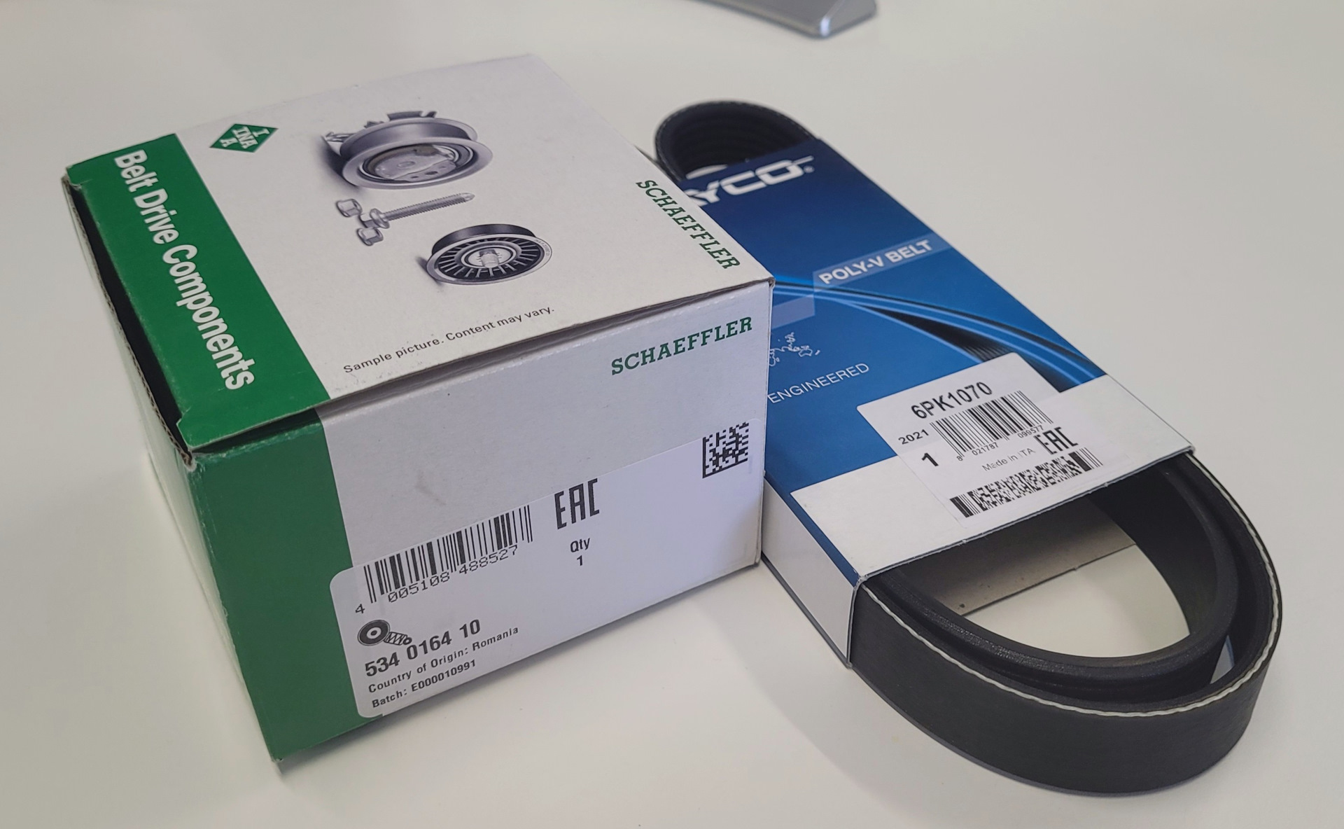 Натяжитель поликлинового ремня — Volkswagen Passat B7, 2 л, 2012 года ...