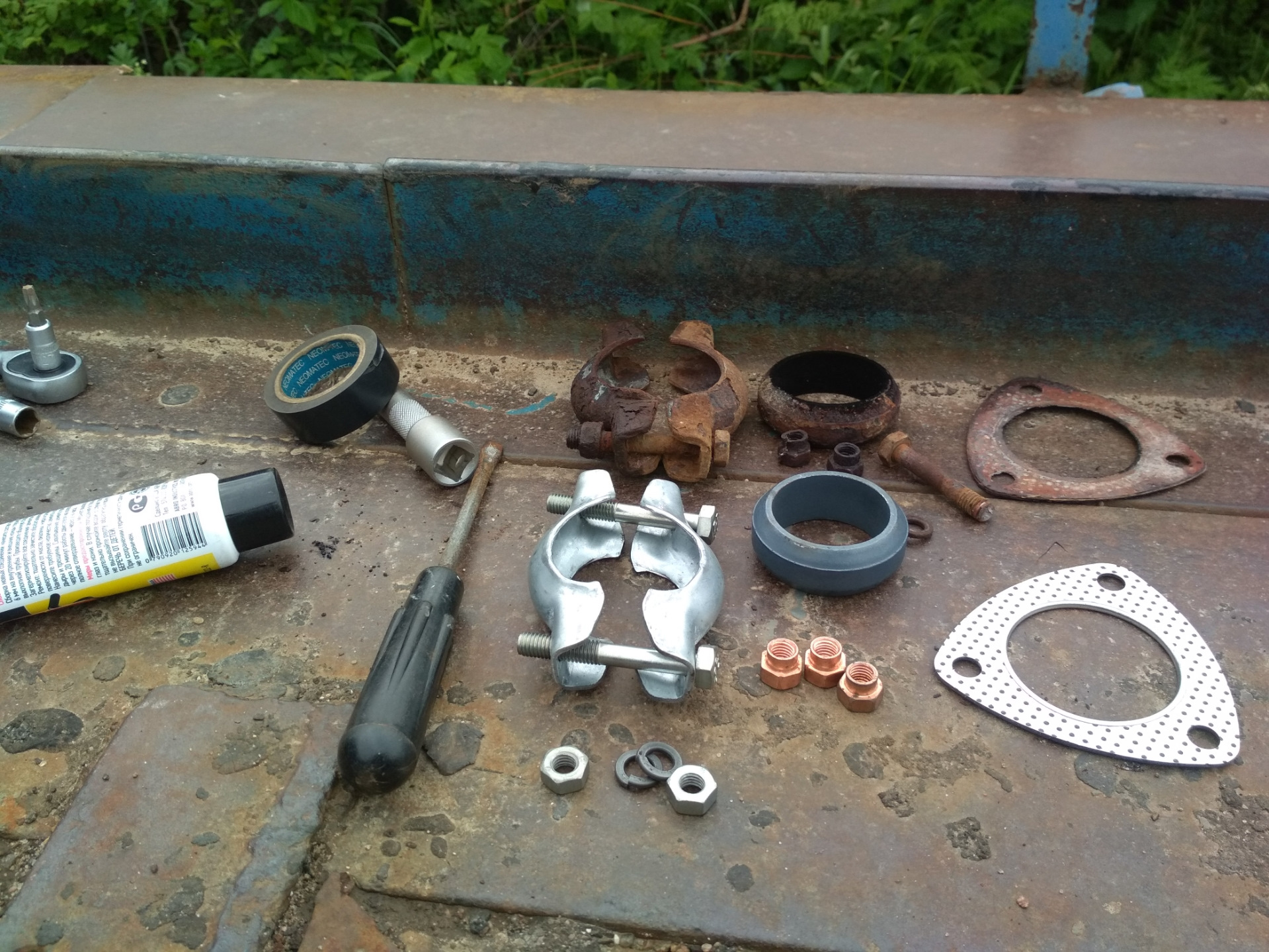 Гофра резонатора сказала "Давай досвидания" — Lada Приора седан, 1,6 л ...