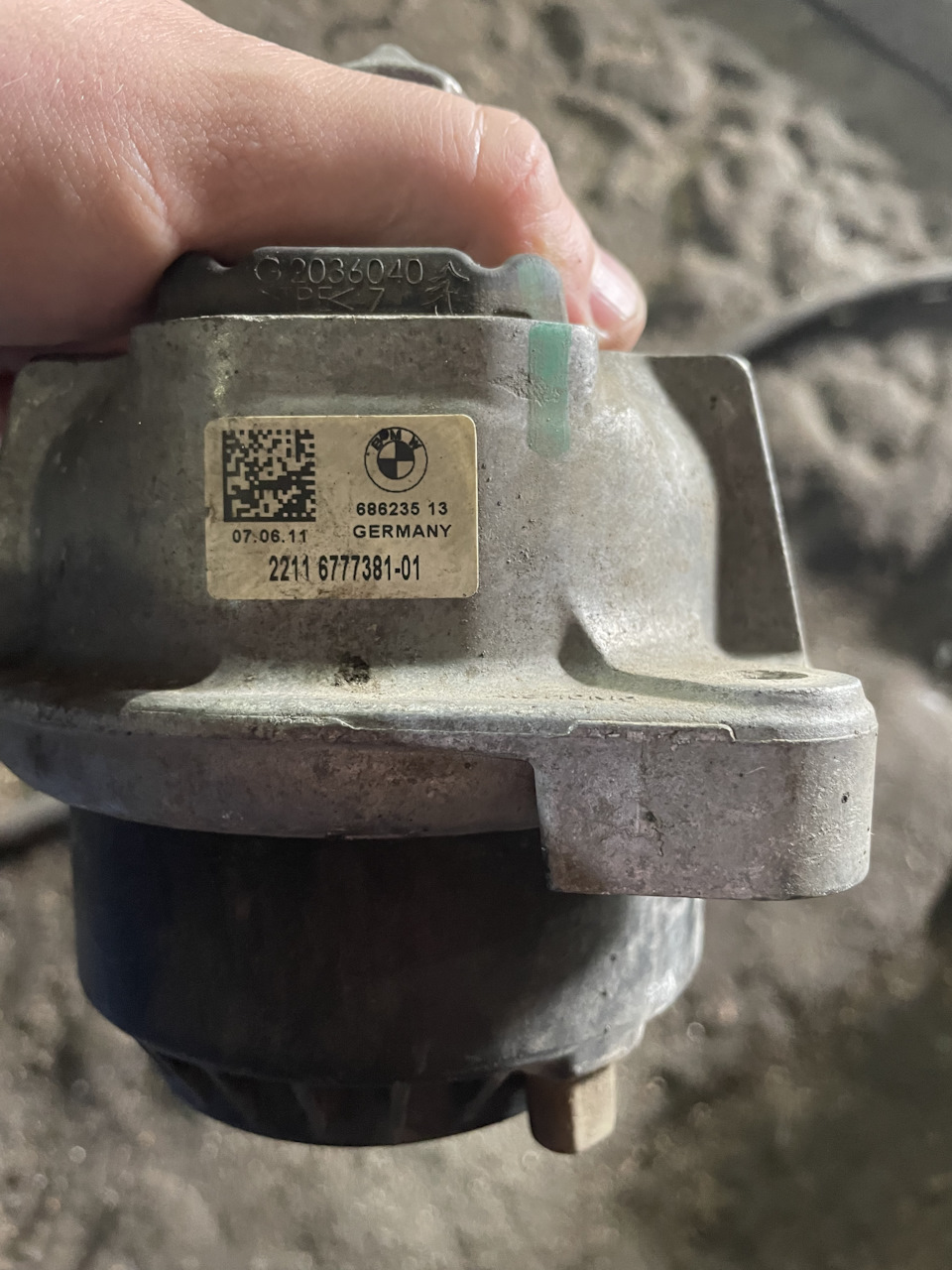 Замена опор двигателя и опоры АКПП — BMW 5 series (F10), 3 л, 2011 года ...