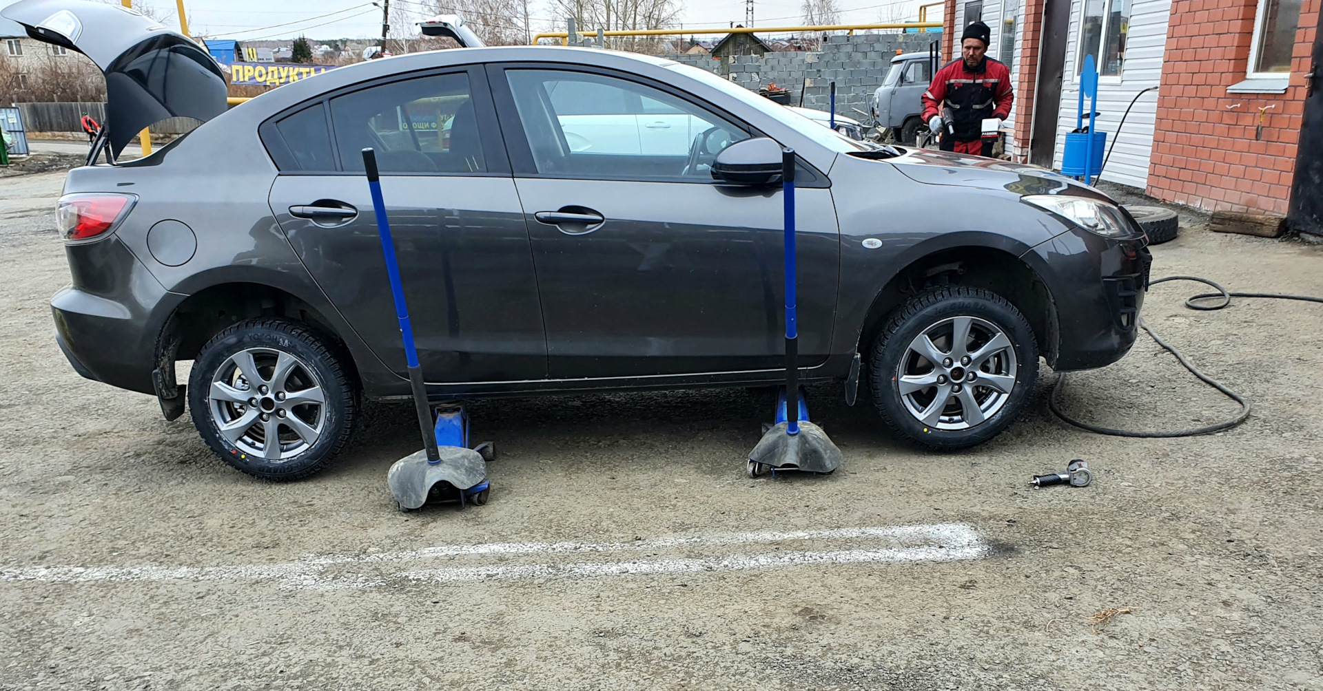 Покраска дисков+новая резина — Mazda 3 (2G) BL, 1,6 л, 2010 года | колёсные диски | DRIVE2