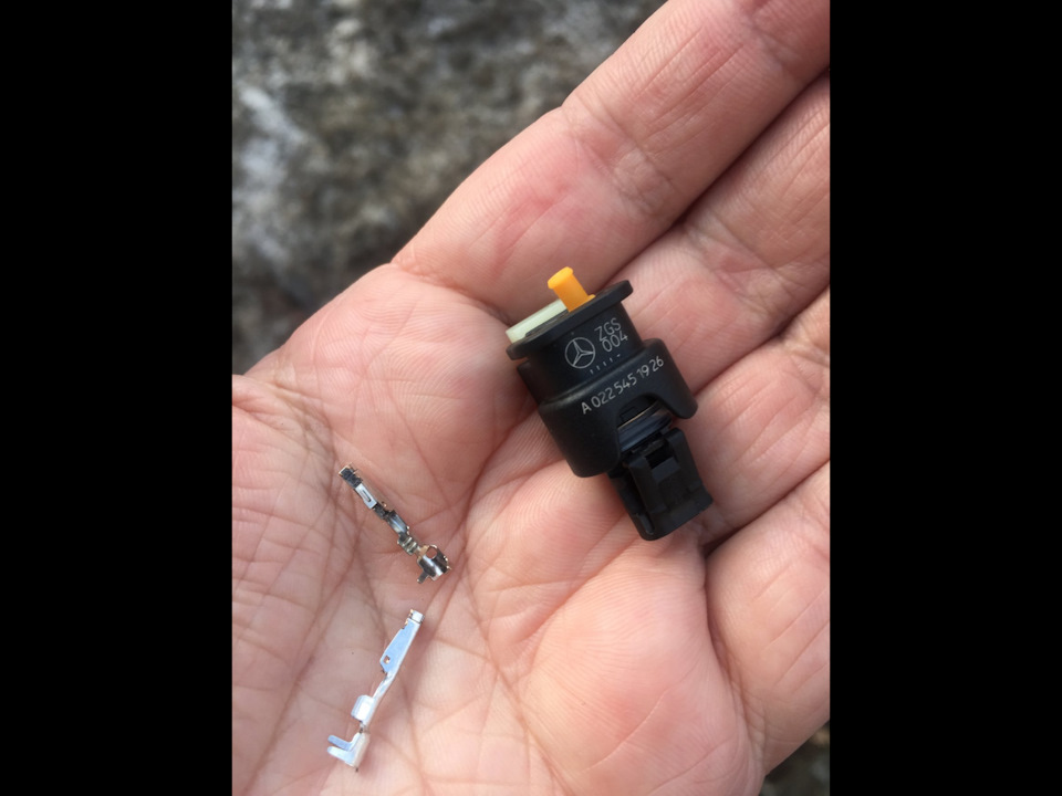 A0225451926 Разъём электрический Mercedes | Запчасти на DRIVE2