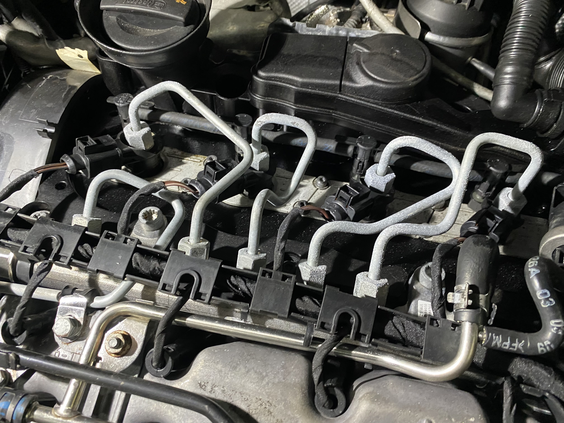 Замена ГРМ + устранение запотевания в районе форсунок — Volkswagen ...