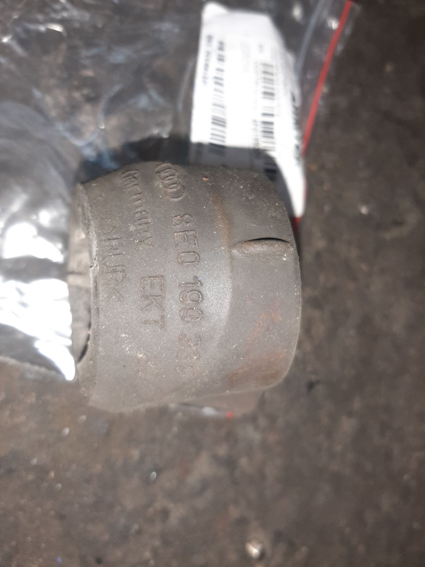 27. Замена передней подушки (демпфера) ДВС — Audi A6 Avant (C6), 2,7 л ...