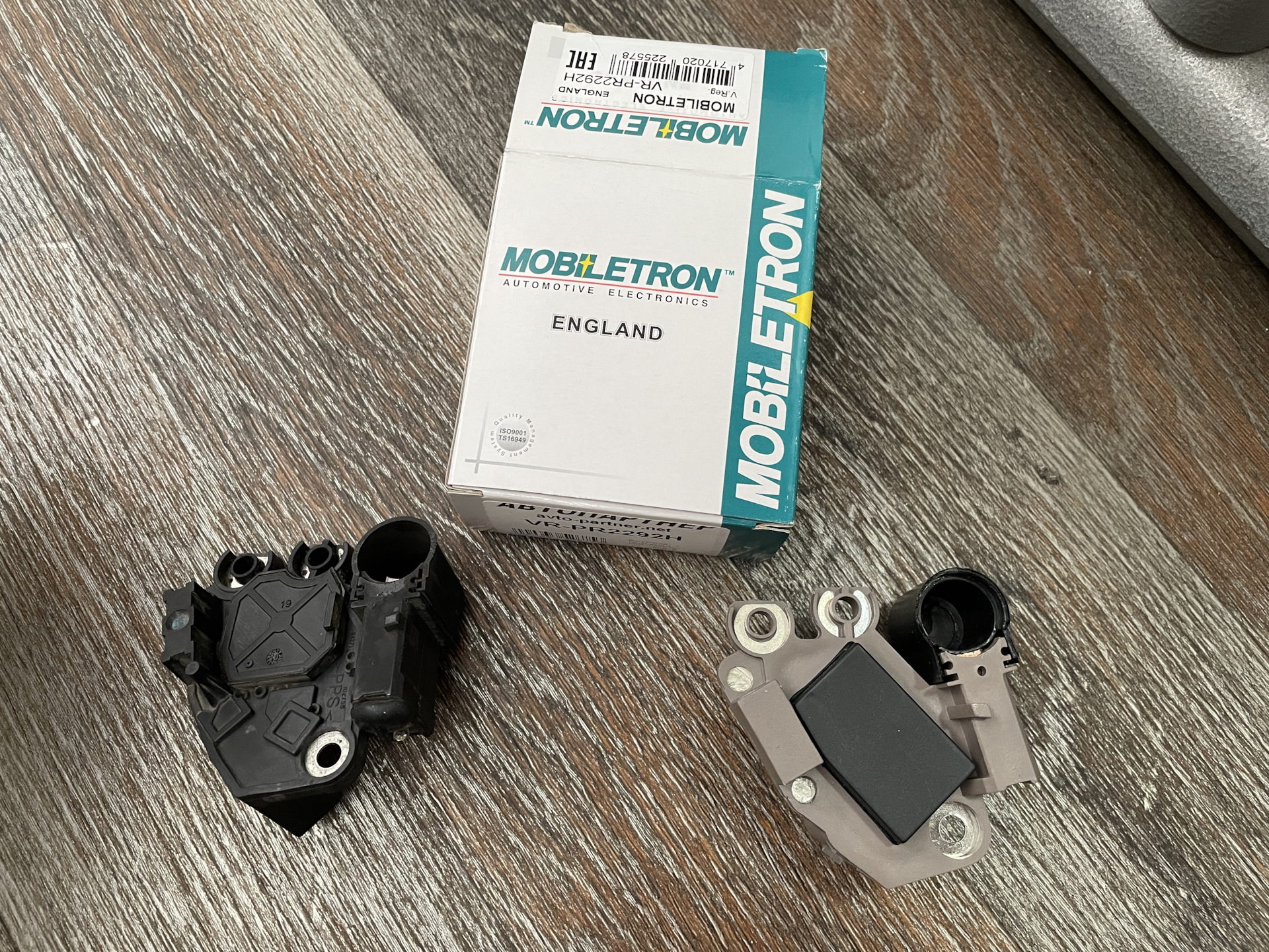 Замена щёток и регулятора напряжения генератора Valeo на Octavia A5 FL ...