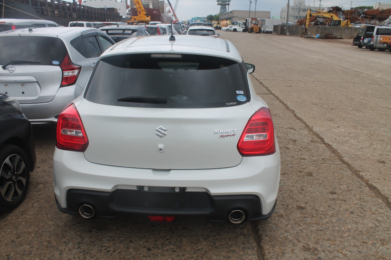 Фото из порта — Suzuki Swift (4G), 1,4 л, 2019 года | фотография | DRIVE2