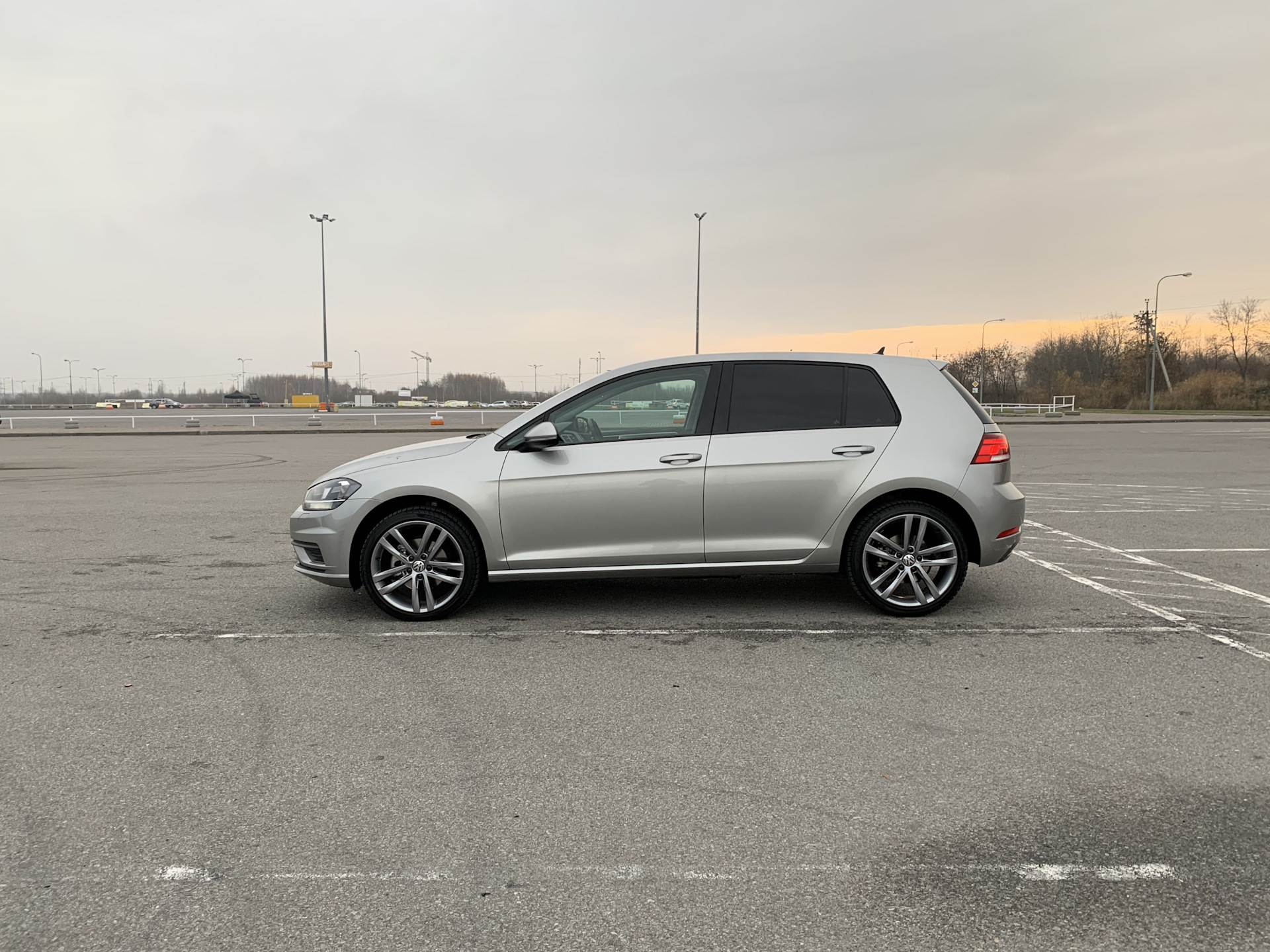 R18 на зиму 😁 — Volkswagen Golf Mk7, 1,4 л, 2018 года | шины | DRIVE2