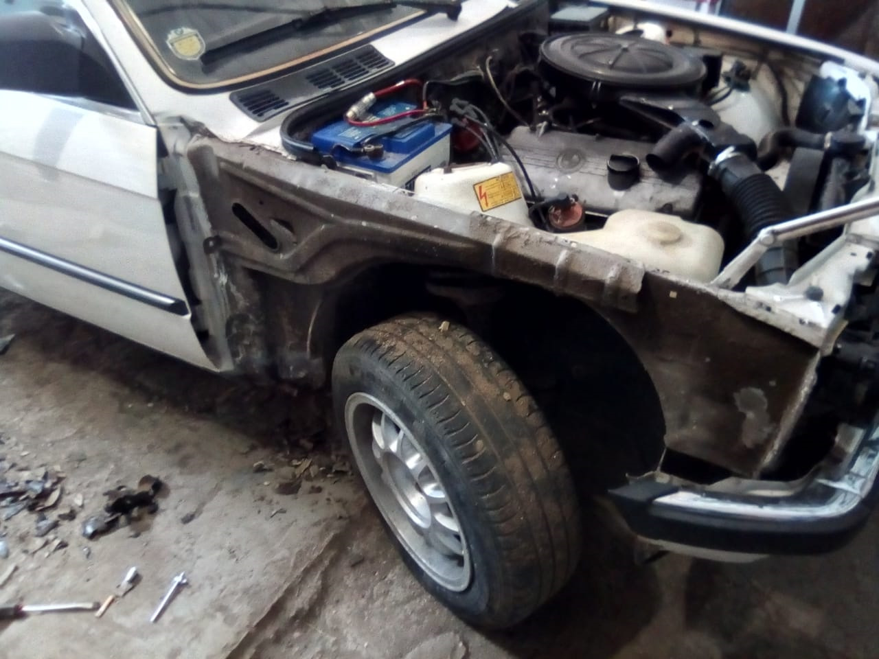 Ремонт подсветки вещевого ящика, бардачка — Mercedes-Benz E-class (W212 ...