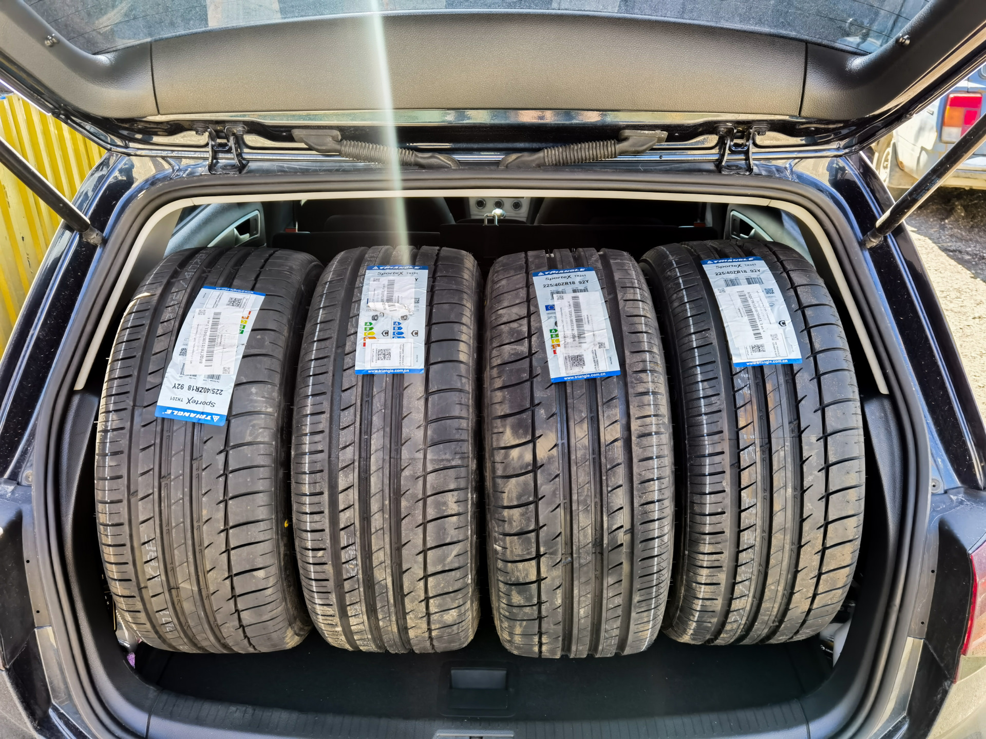 #9 Летняя резина Triangle Sportex TH201 225/40/18 — Volkswagen Golf Mk7 ...