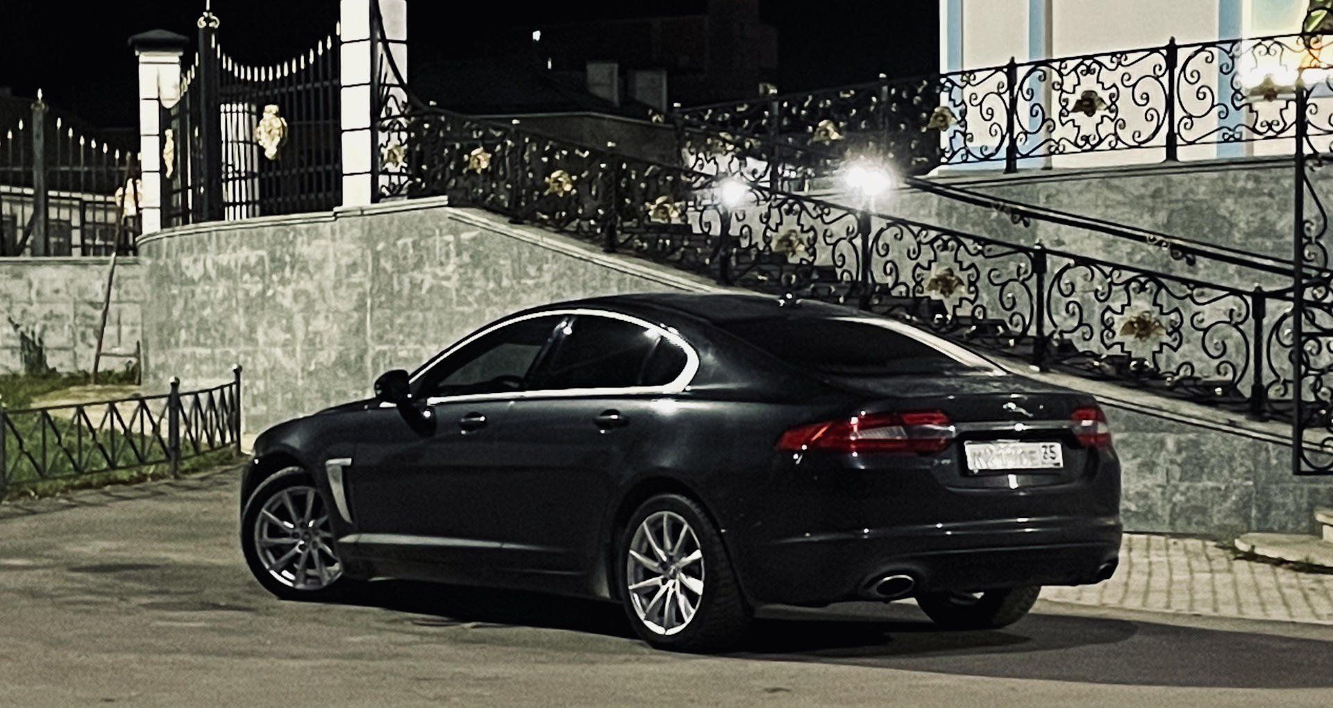 Пост прощания — Jaguar XF (1G), 2 л, 2013 года | просто так | DRIVE2