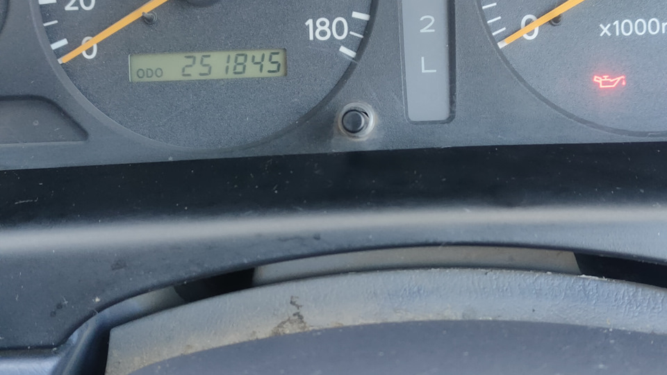Замена форсунок омывателя лобового стекла — Toyota Ipsum (10), 2 л ...
