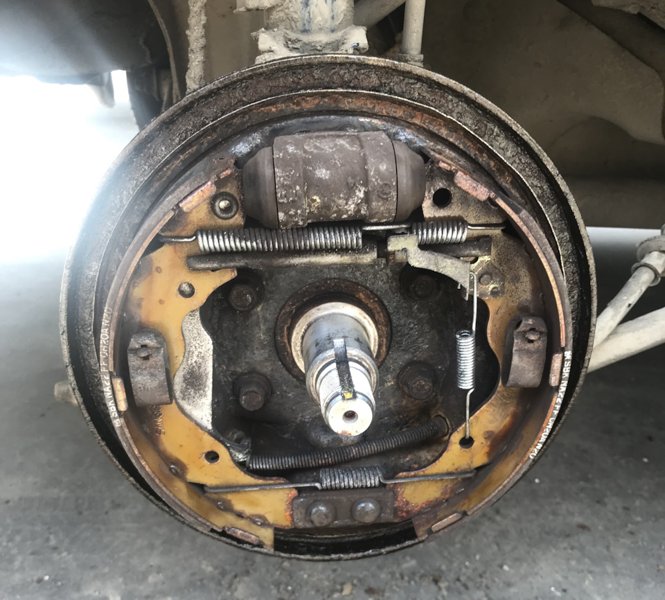 замена задних ступиц — Hyundai Elantra (3G), 1,6 л, 2005 года | своими ...