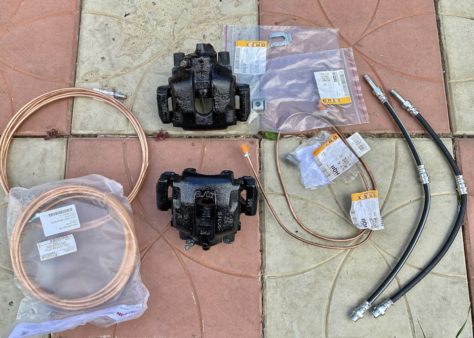 Замена задних тормозных трубок и суппортов — BMW 3 series (E46), 2,5 л ...