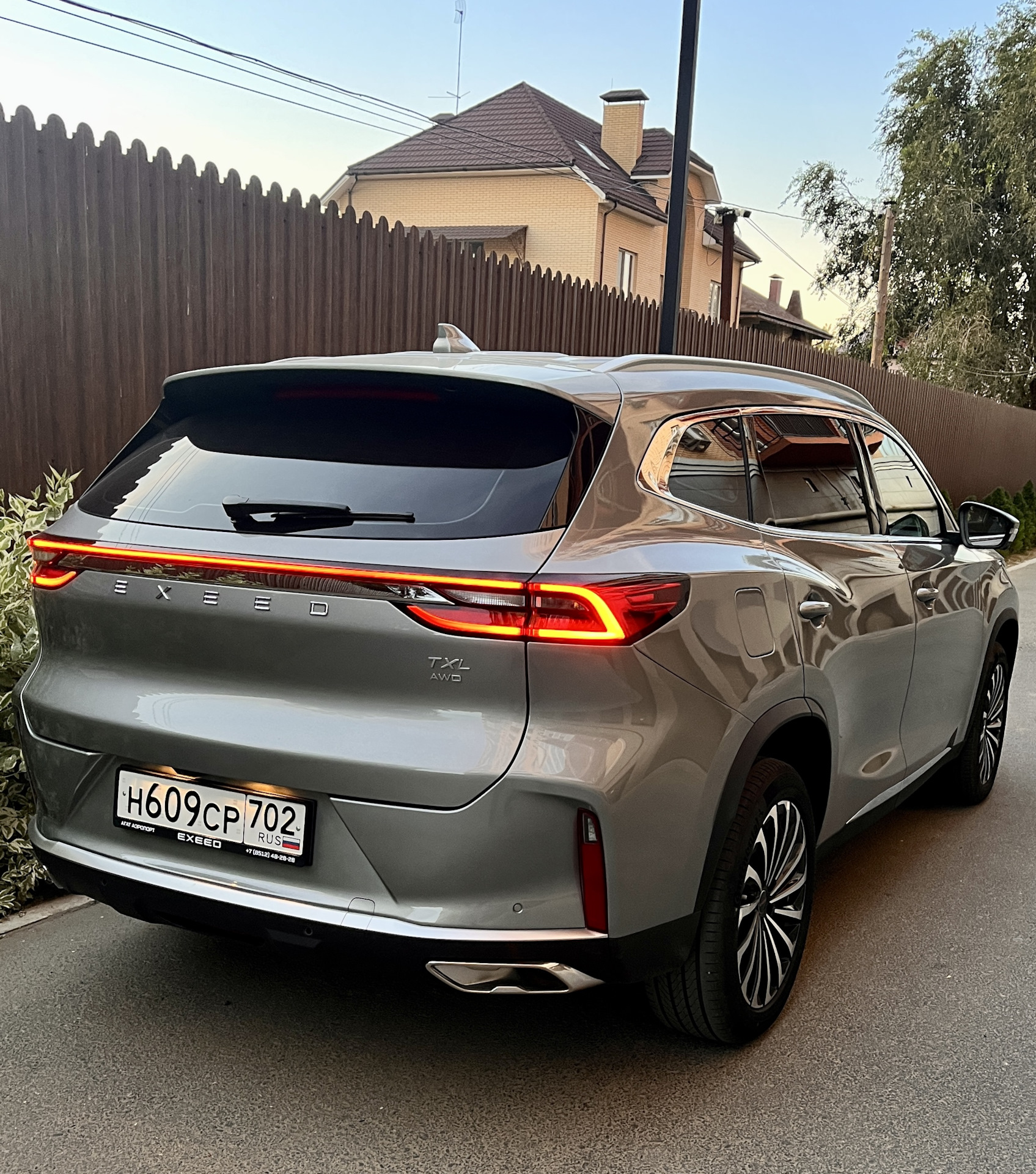 Первые впечатления, переходник на номерной знак — Exeed TXL, 2 л, 2023 года | наблюдение | DRIVE2