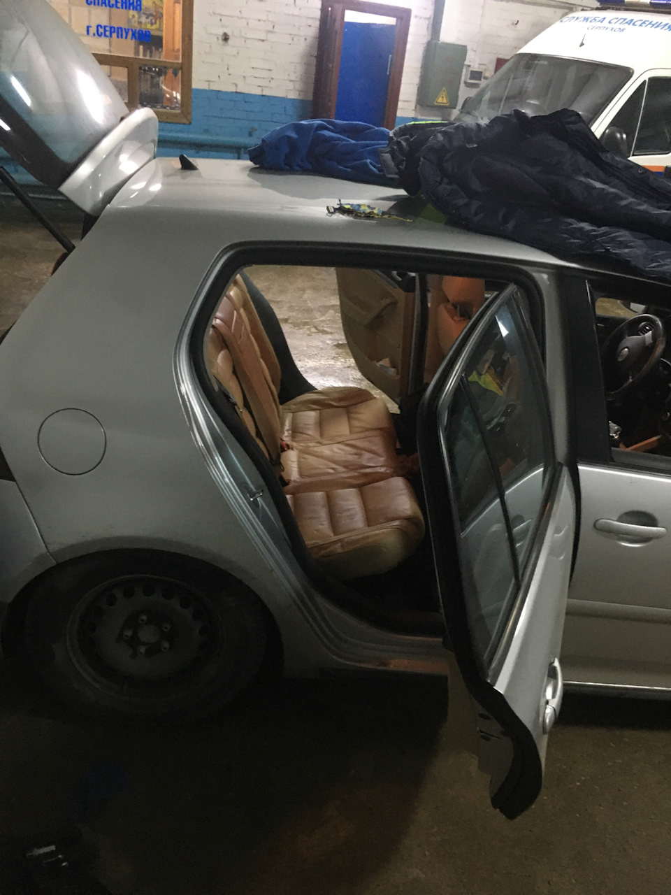 Замена бачка ОЖ — Opel Vectra B, 2,6 л, 2001 года | аксессуары | DRIVE2