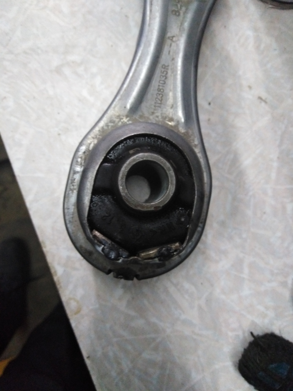 112381035R Штанга подвески двигателя с по RENAULT | Запчасти на DRIVE2