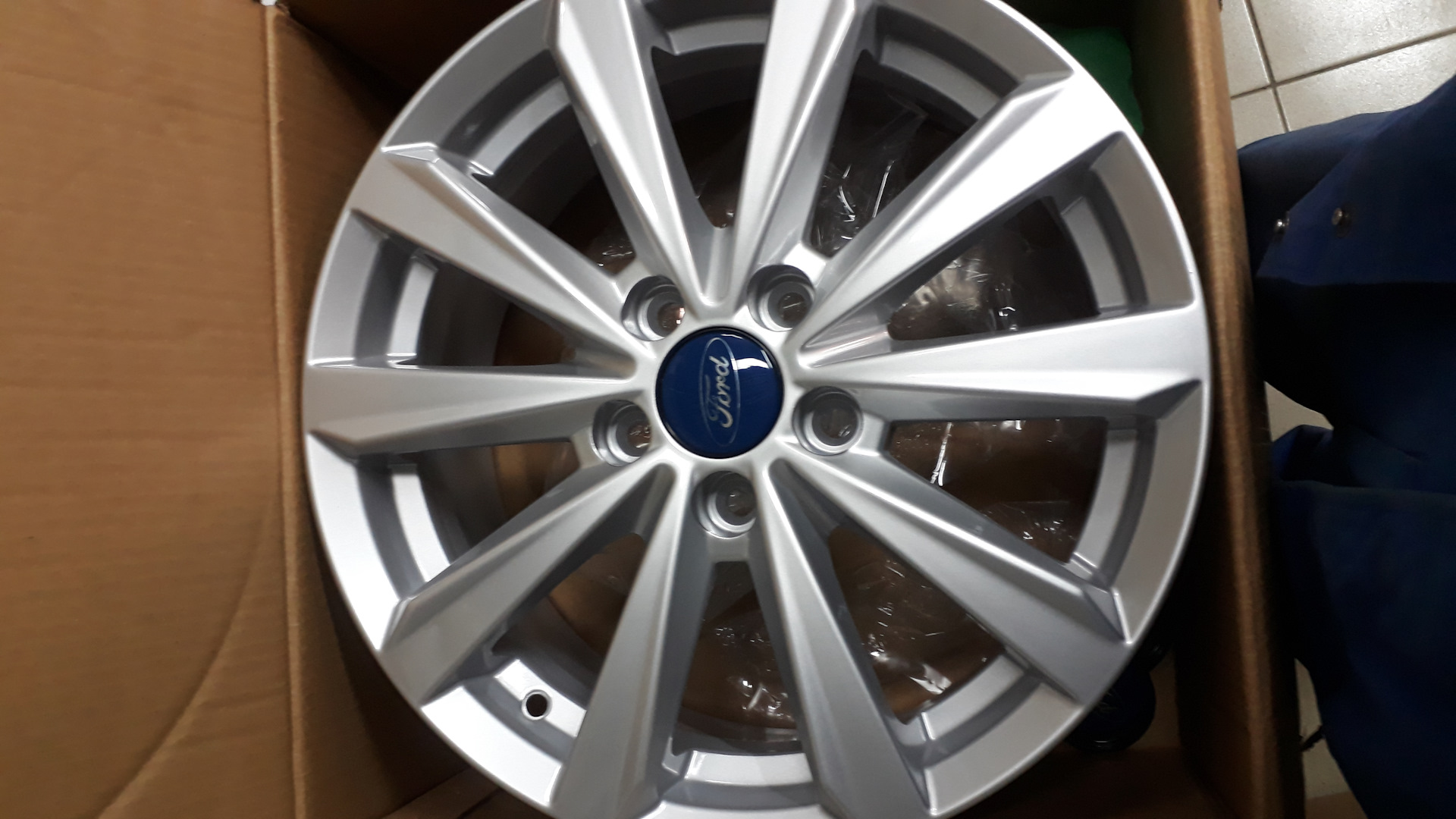 Прикупил сегодня диски на зиму. — Ford Focus Hatchback III, 1,6 л, 2018 ...