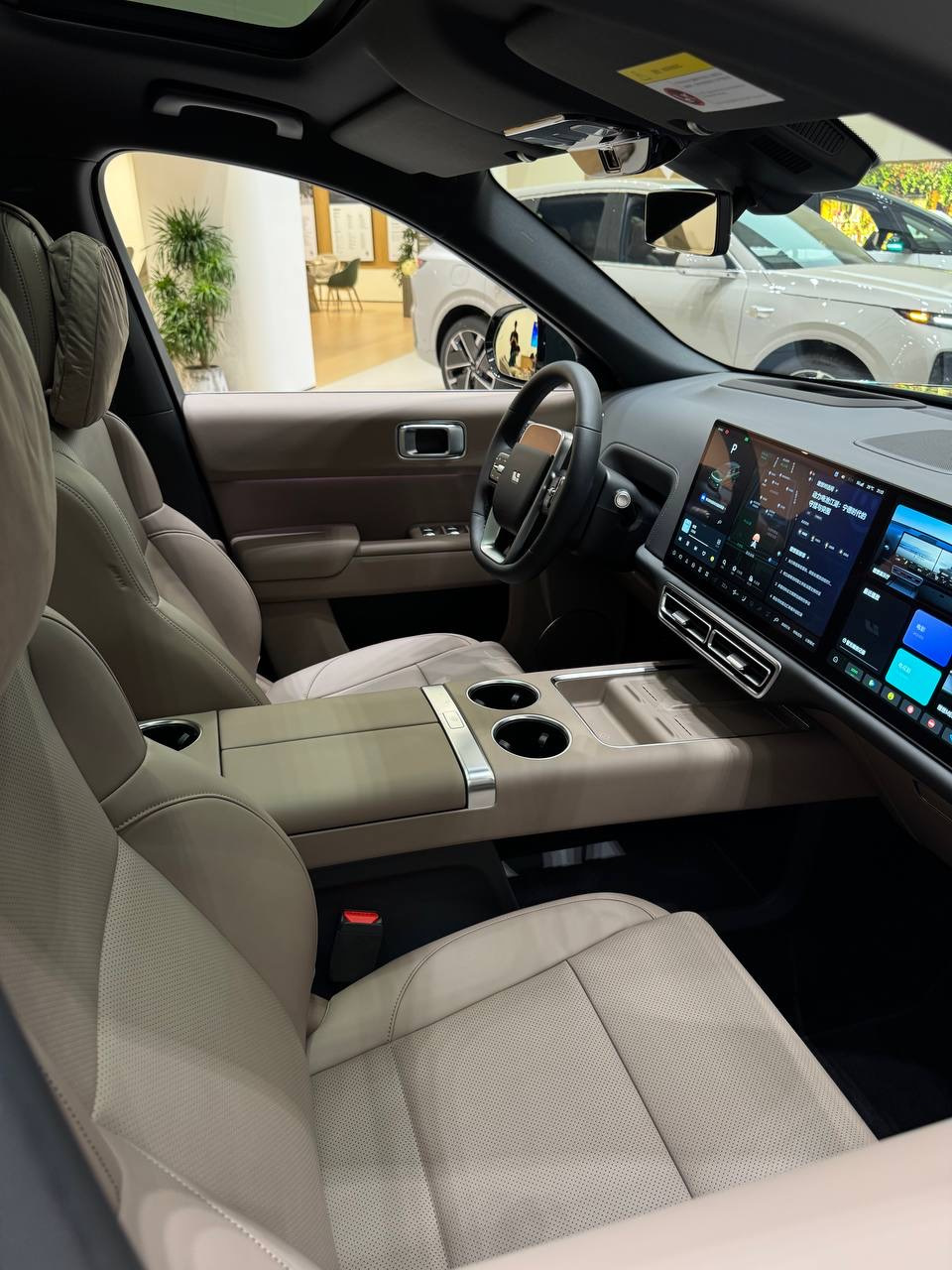 LIXIANG L7, L8, L9 2025: что обновилось 8 мая? Смотрим видео с презентации с русским переводом и ...